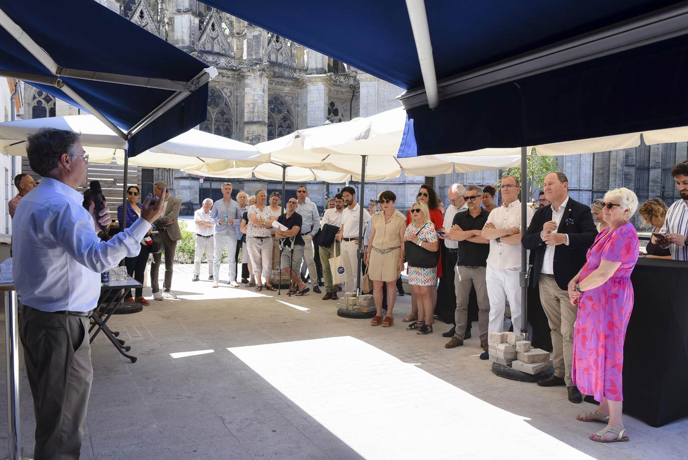 Un bel écrin pour la Cathédrale: Ville d'Orléans